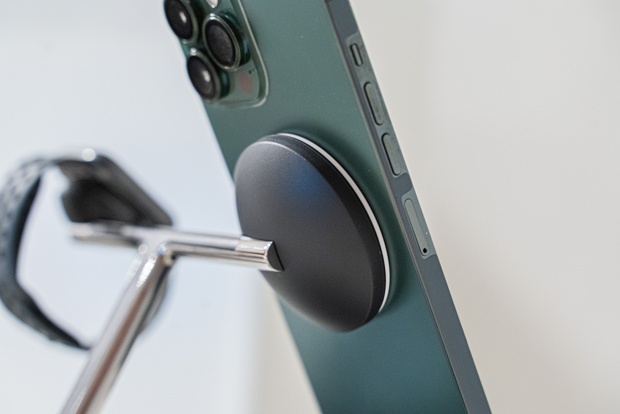 รีวิว Belkin Boost Charge Pro 3-in-1 Wireless Charging Stand with ...